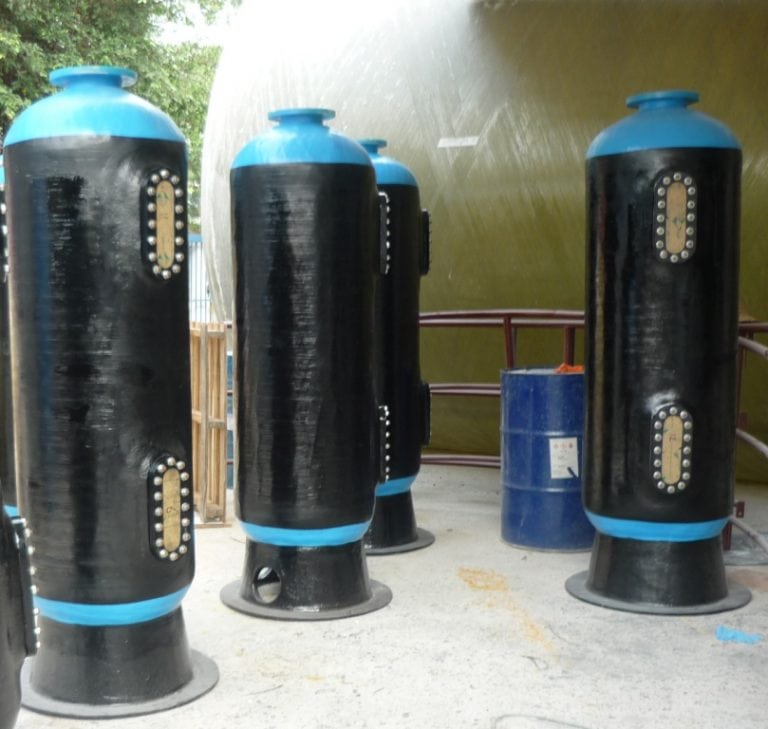 Cation & Anion Vertical Pressure Vessel | Heng Lee