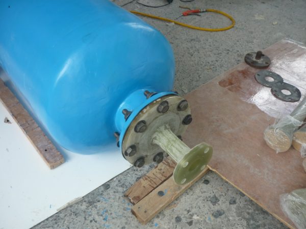 Cation & Anion Vertical Pressure Vessel | Heng Lee
